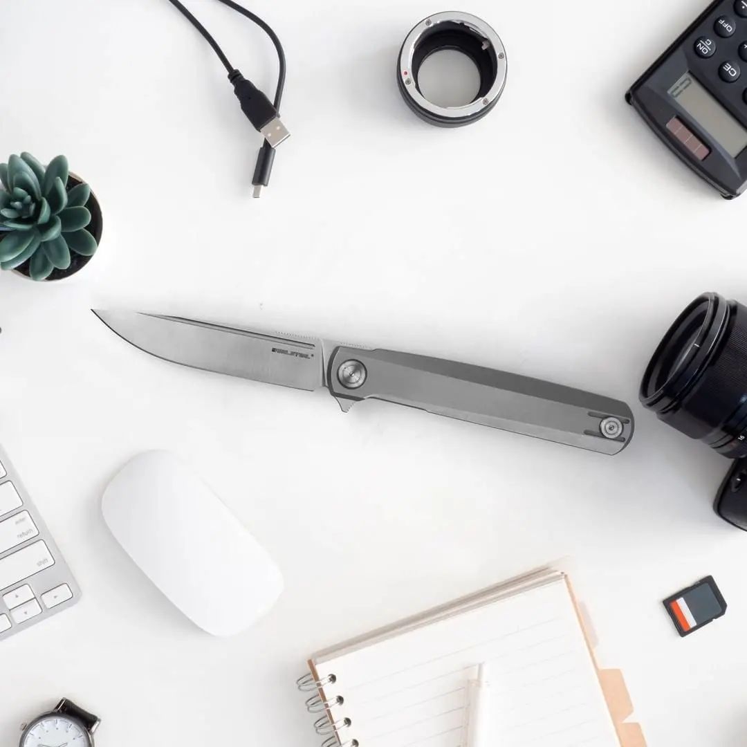 Ostap Hel Gives the Gslip a Frame Lock for Newest Model